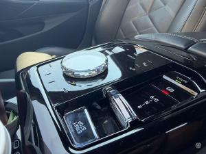 Black BMW i5 2023 in Klaipeda, with an engine capacity of 0.00 L and mileage of 199 thousand km for 39800 €, photo 37 on AUTOMOTO.COM.LV