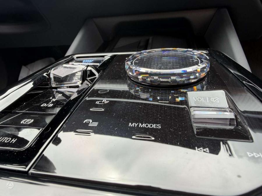Black BMW i5 2023 in Klaipeda, with an engine capacity of 0.00 L and mileage of 199 thousand km for 39800 €, photo 43 on AUTOMOTO.COM.LV