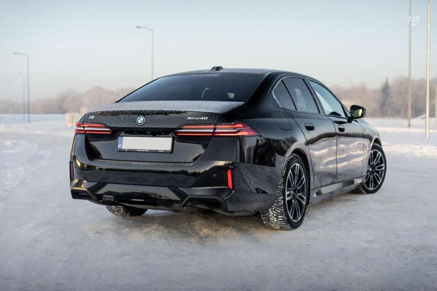 Melns BMW i5 2024 Kauņa, ar dzinēja tilpumu 0.00 L un nobraukumu 15 tūkst. km par 61900 €, foto 5 vietnē AUTOMOTO.COM.LV