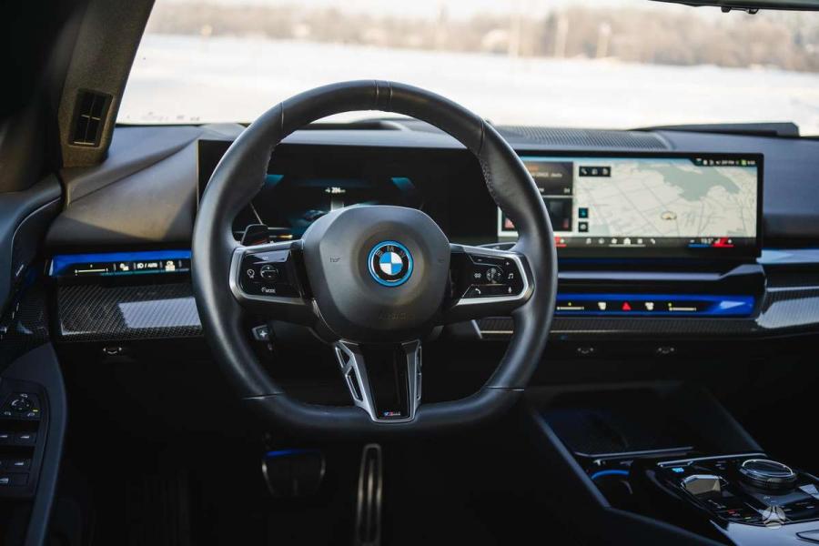 Melns BMW i5 2024 Kauņa, ar dzinēja tilpumu 0.00 L un nobraukumu 15 tūkst. km par 61900 €, foto 30 vietnē AUTOMOTO.COM.LV