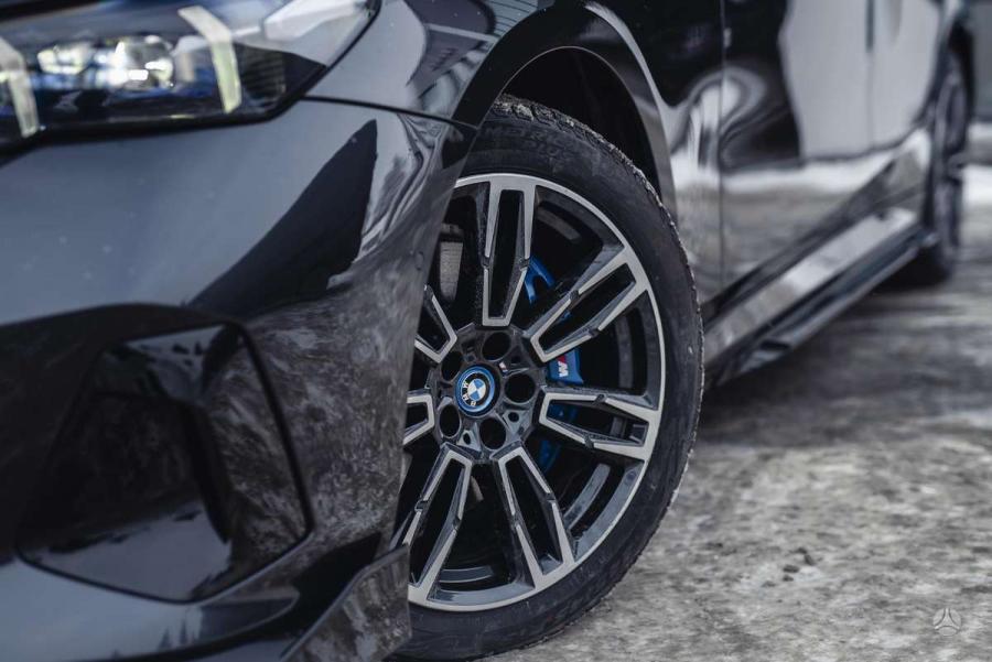 Melns BMW i5 2024 Viļņa, ar dzinēja tilpumu 0.00 L un nobraukumu 4 tūkst. km par 59800 €, foto 7 vietnē AUTOMOTO.COM.LV