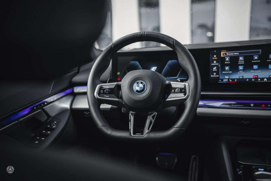 Melns BMW i5 2024 Viļņa, ar dzinēja tilpumu 0.00 L un nobraukumu 4 tūkst. km par 59800 €, foto 28 vietnē AUTOMOTO.COM.LV