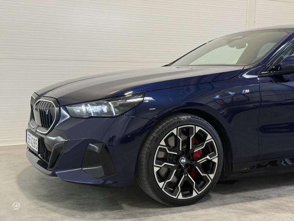 Blue BMW i5 2024 in Vilnius, with an engine capacity of 0.00 L and mileage of 54 thousand km for 52950 €, photo 6 on AUTOMOTO.COM.LV