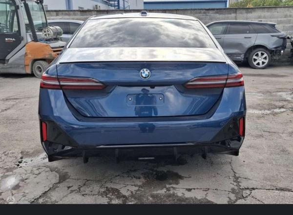 Zils BMW i5 2024 Kauņa, ar dzinēja tilpumu 0.00 L un nobraukumu 53 tūkst. km par 45000 €, foto 8 vietnē AUTOMOTO.COM.LV