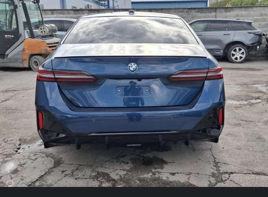 Zils BMW i5 2024 Kauņa, ar dzinēja tilpumu 0.00 L un nobraukumu 53 tūkst. km par 45000 €, foto 9 vietnē AUTOMOTO.COM.LV