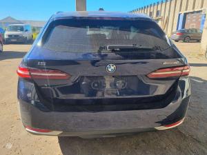 Zils BMW i5 2024 Mažeikiai, ar dzinēja tilpumu 0.00 L un nobraukumu 15 tūkst. km par 28333 €, foto 4 vietnē AUTOMOTO.COM.LV