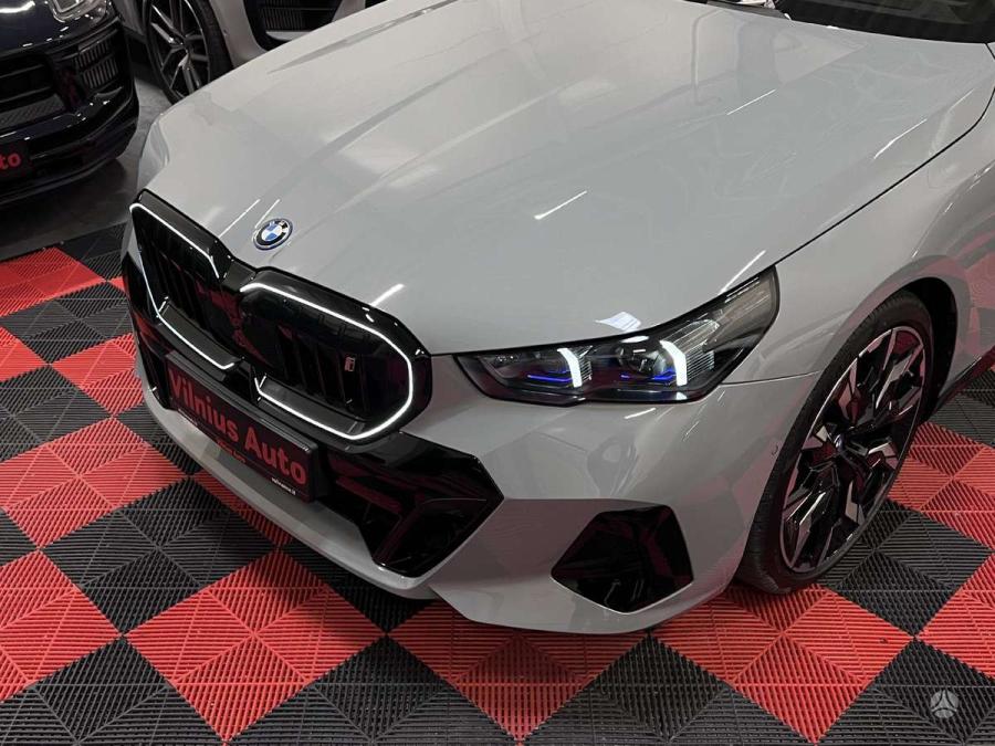 Pelēks BMW i5 2023 Viļņa, ar dzinēja tilpumu 0.00 L un nobraukumu 21 tūkst. km par 62490 €, foto 9 vietnē AUTOMOTO.COM.LV