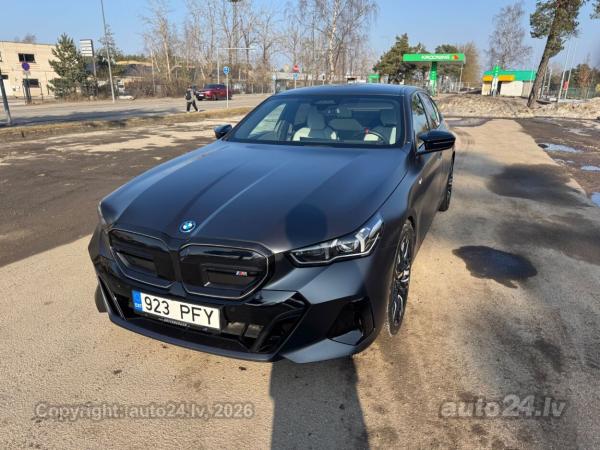 Pelēks BMW i5 2023 Tallina, ar dzinēja tilpumu 0.00 L un nobraukumu 21 tūkst. km par 72900 €, foto 1 vietnē AUTOMOTO.COM.LV