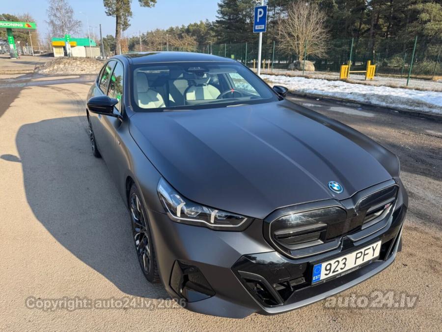 Pelēks BMW i5 2023 Tallina, ar dzinēja tilpumu 0.00 L un nobraukumu 21 tūkst. km par 72900 €, foto 4 vietnē AUTOMOTO.COM.LV