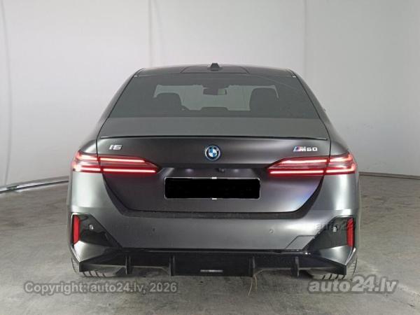 Pelēks BMW i5 2023 Veru, ar dzinēja tilpumu 0.00 L un nobraukumu 45 tūkst. km par 67900 €, foto 3 vietnē AUTOMOTO.COM.LV