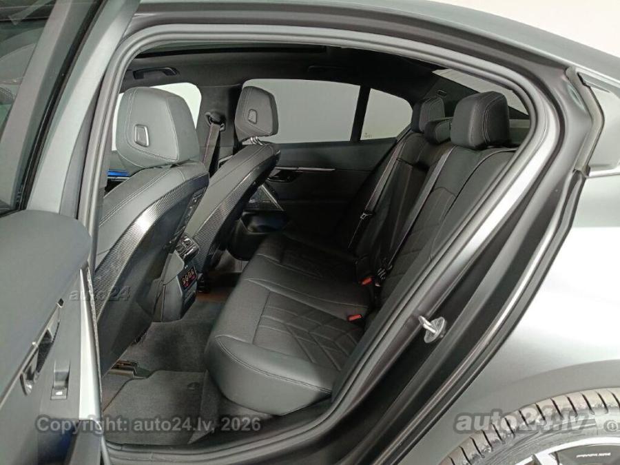 Grey BMW i5 2023 in Voru, with an engine capacity of 0.00 L and mileage of 45 thousand km for 67900 €, photo 20 on AUTOMOTO.COM.LV