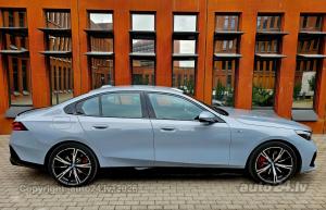 Grey BMW i5 2024 in Tallinn, with an engine capacity of 0.00 L and mileage of 16 thousand km for 59900 €, photo 6 on AUTOMOTO.COM.LV