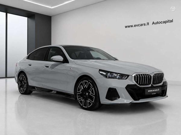 Pelēks BMW i5 2024 Viļņa, ar dzinēja tilpumu 0.00 L un nobraukumu 40 tūkst. km par 49990 €, foto 1 vietnē AUTOMOTO.COM.LV