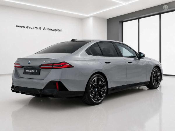 Pelēks BMW i5 2024 Viļņa, ar dzinēja tilpumu 0.00 L un nobraukumu 40 tūkst. km par 49990 €, foto 2 vietnē AUTOMOTO.COM.LV