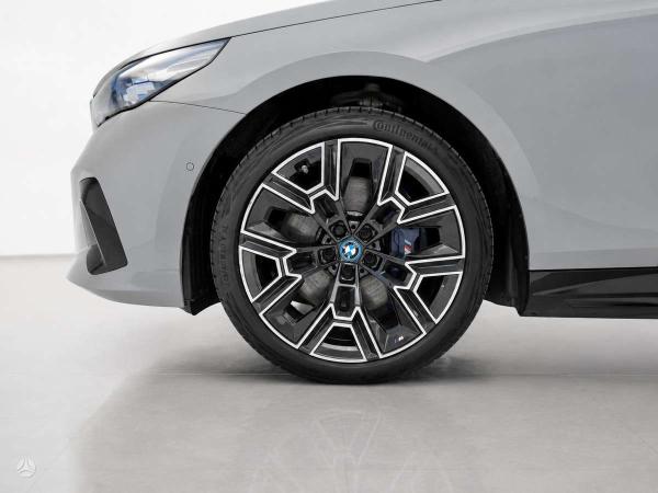 Pelēks BMW i5 2024 Viļņa, ar dzinēja tilpumu 0.00 L un nobraukumu 40 tūkst. km par 49990 €, foto 4 vietnē AUTOMOTO.COM.LV