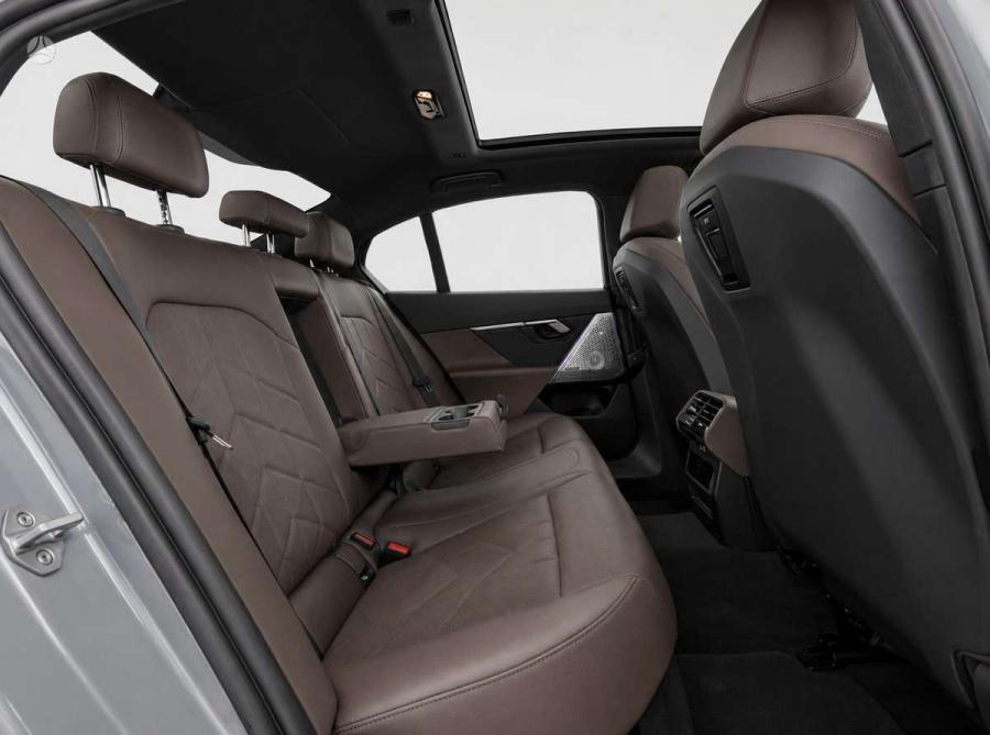 Pelēks BMW i5 2024 Viļņa, ar dzinēja tilpumu 0.00 L un nobraukumu 40 tūkst. km par 49990 €, foto 10 vietnē AUTOMOTO.COM.LV