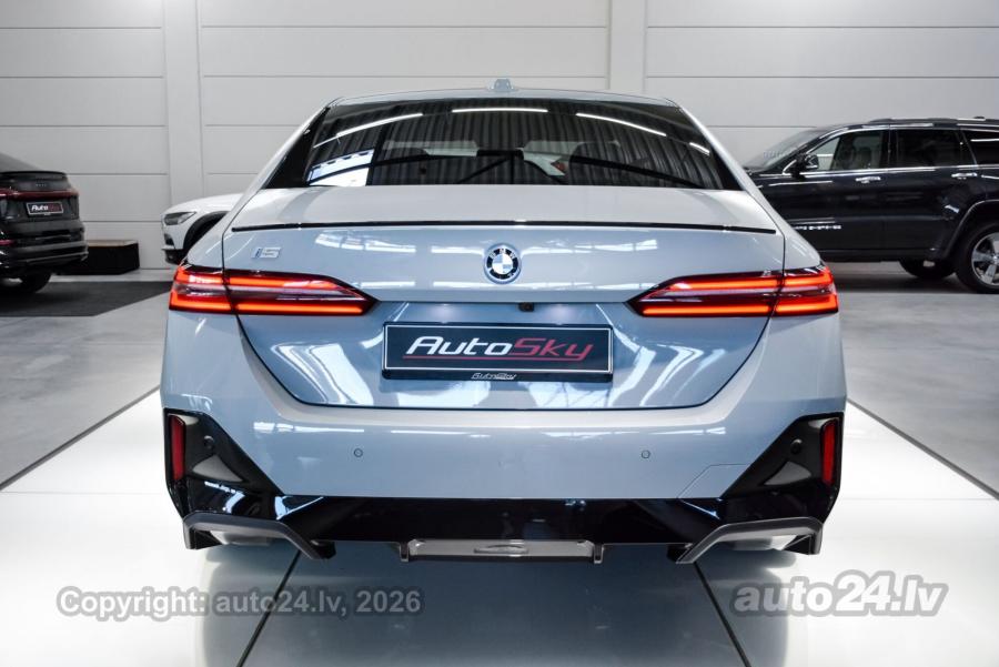 Grey BMW i5 2024 in Tallinn, with an engine capacity of 0.00 L and mileage of 26 thousand km for 64900 €, photo 7 on AUTOMOTO.COM.LV
