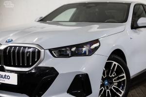 Grey BMW i5 2024 in Vilnius, with an engine capacity of 0.00 L and mileage of 96 thousand km for 49991 €, photo 3 on AUTOMOTO.COM.LV