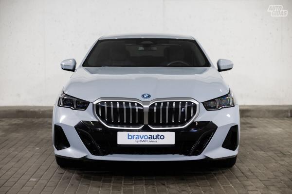 Grey BMW i5 2024 in Vilnius, with an engine capacity of 0.00 L and mileage of 96 thousand km for 49991 €, photo 5 on AUTOMOTO.COM.LV