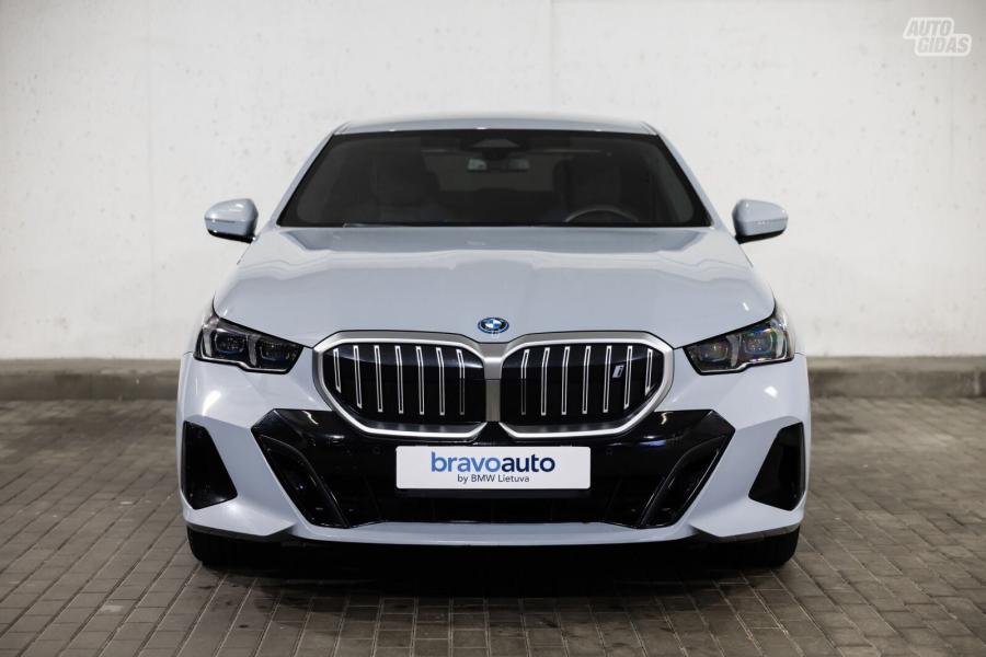Grey BMW i5 2024 in Vilnius, with an engine capacity of 0.00 L and mileage of 96 thousand km for 49991 €, photo 5 on AUTOMOTO.COM.LV