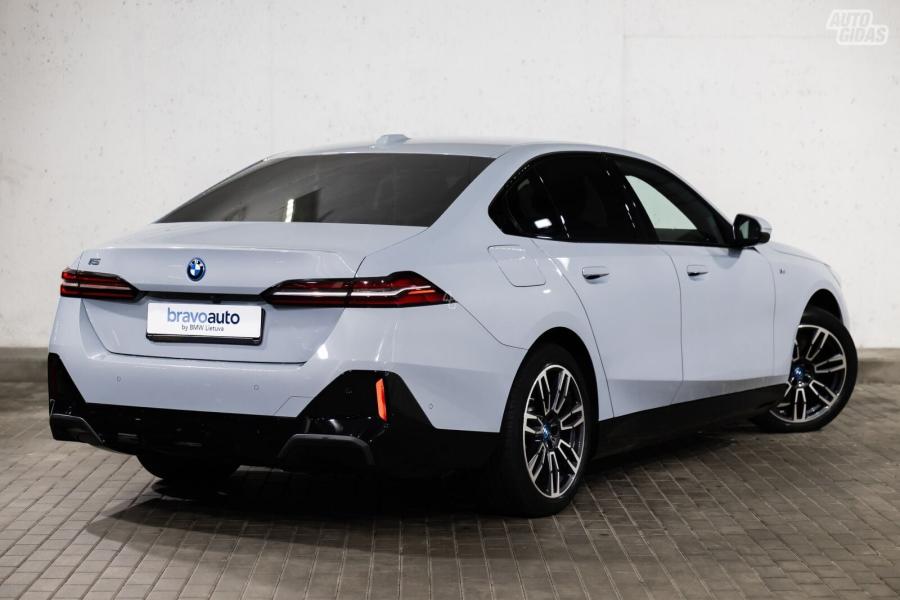 Grey BMW i5 2024 in Vilnius, with an engine capacity of 0.00 L and mileage of 96 thousand km for 49991 €, photo 10 on AUTOMOTO.COM.LV