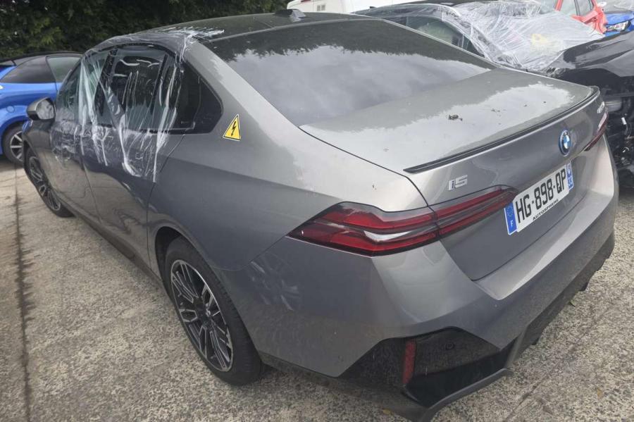 Grey BMW i5 2025 in Taurage, with an engine capacity of 0.00 L and mileage of 18 thousand km for 28000 €, photo 5 on AUTOMOTO.COM.LV