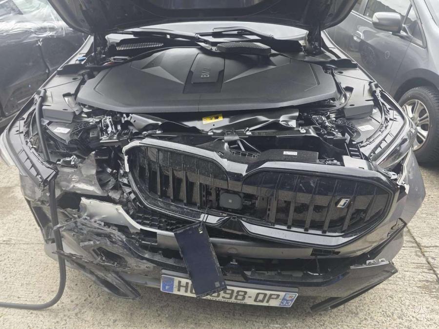 Grey BMW i5 2025 in Taurage, with an engine capacity of 0.00 L and mileage of 18 thousand km for 28000 €, photo 6 on AUTOMOTO.COM.LV