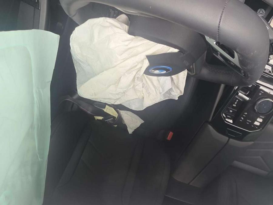 Grey BMW i5 2025 in Taurage, with an engine capacity of 0.00 L and mileage of 18 thousand km for 28000 €, photo 17 on AUTOMOTO.COM.LV