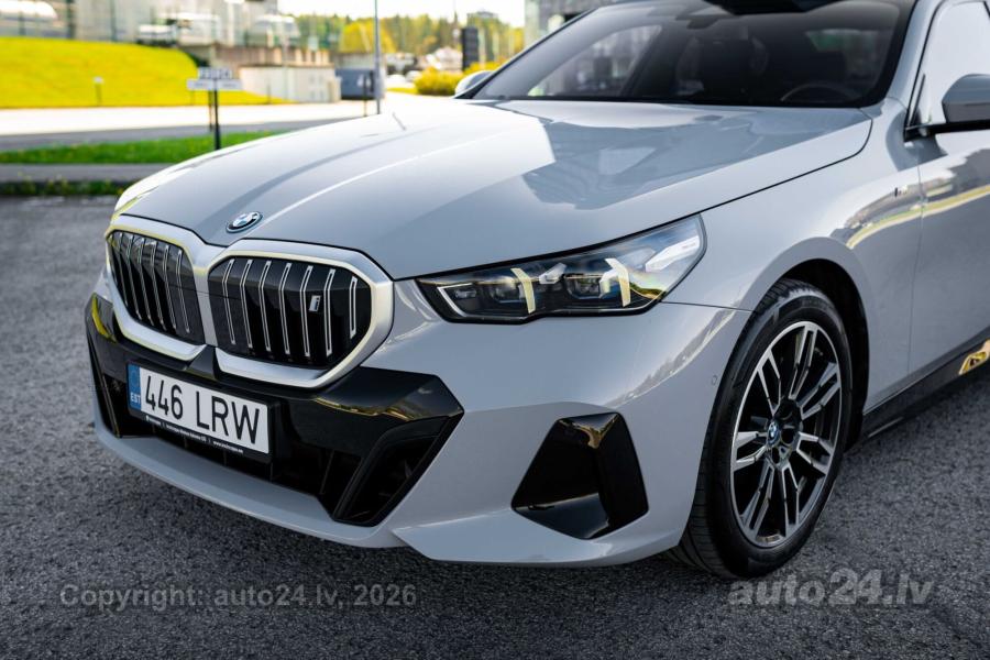Pelēks BMW i5 2025 Tallina, ar dzinēja tilpumu 0.00 L un nobraukumu 10 tūkst. km par 54990 €, foto 3 vietnē AUTOMOTO.COM.LV