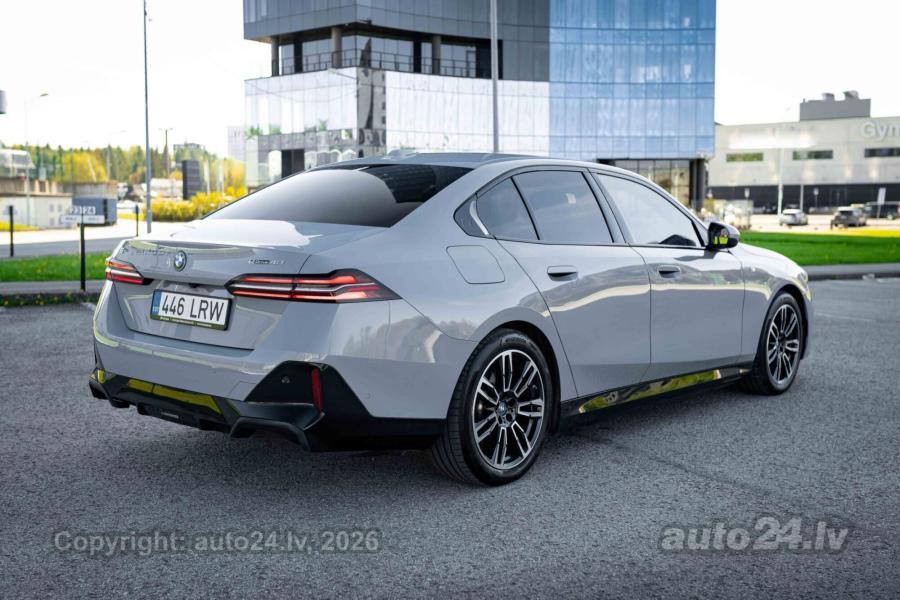 Pelēks BMW i5 2025 Tallina, ar dzinēja tilpumu 0.00 L un nobraukumu 10 tūkst. km par 54990 €, foto 8 vietnē AUTOMOTO.COM.LV