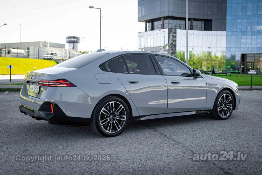 Pelēks BMW i5 2025 Tallina, ar dzinēja tilpumu 0.00 L un nobraukumu 10 tūkst. km par 54990 €, foto 10 vietnē AUTOMOTO.COM.LV