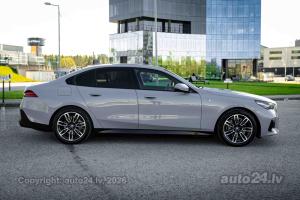 Pelēks BMW i5 2025 Tallina, ar dzinēja tilpumu 0.00 L un nobraukumu 10 tūkst. km par 54990 €, foto 11 vietnē AUTOMOTO.COM.LV