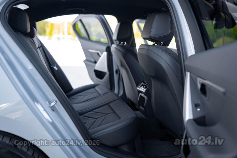 Pelēks BMW i5 2025 Tallina, ar dzinēja tilpumu 0.00 L un nobraukumu 10 tūkst. km par 54990 €, foto 21 vietnē AUTOMOTO.COM.LV