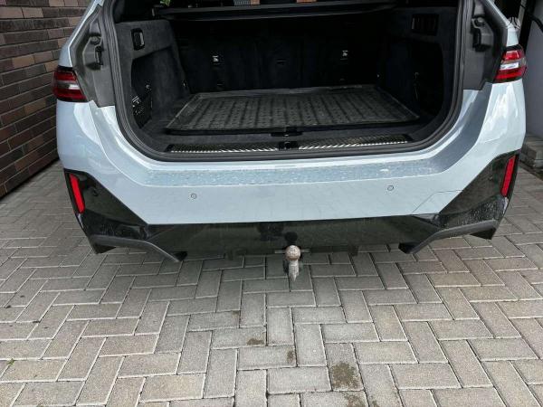 Grey BMW i5 2024 in Kaunas, with an engine capacity of 0.00 L and mileage of 27 thousand km for 49800 €, photo 5 on AUTOMOTO.COM.LV