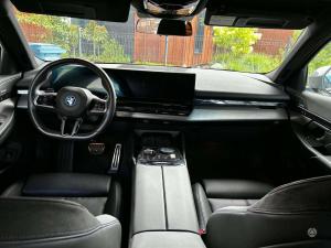 Pelēks BMW i5 2024 Kauņa, ar dzinēja tilpumu 0.00 L un nobraukumu 27 tūkst. km par 49800 €, foto 12 vietnē AUTOMOTO.COM.LV