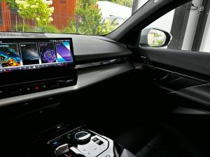 Pelēks BMW i5 2024 Kauņa, ar dzinēja tilpumu 0.00 L un nobraukumu 27 tūkst. km par 49800 €, foto 16 vietnē AUTOMOTO.COM.LV