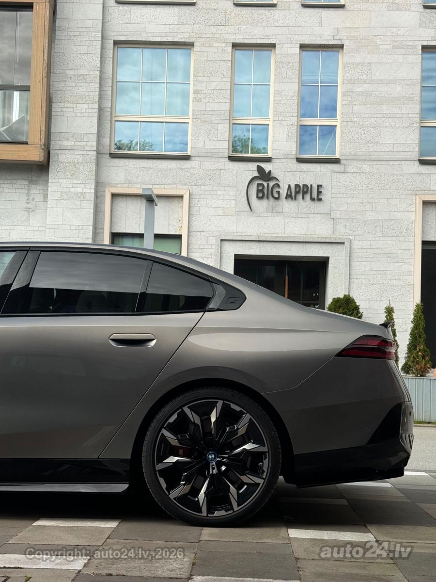 BMW i5 2024 in Tallinn, with an engine capacity of 0.00 L and mileage of 49 thousand km for 75000 €, photo 7 on AUTOMOTO.COM.LV