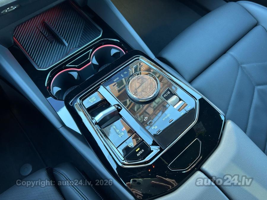 Белый БМВ i5 2024 в Таллин, объемом двигателя 0.00 л и пробегом 40 тыс. км за 59900 €, фото 22 на AUTOMOTO.COM.LV