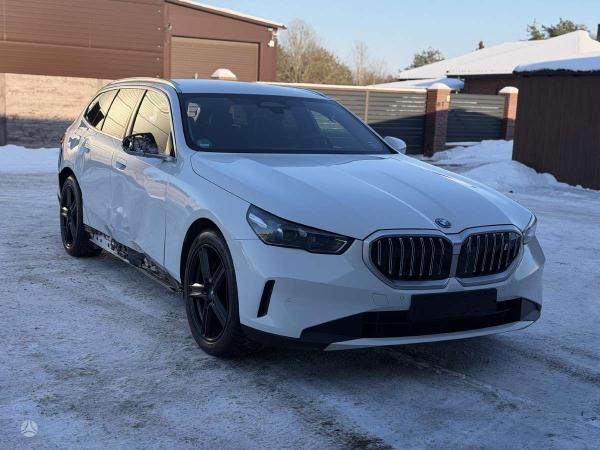 Balts BMW i5 2024 Kauņa, ar dzinēja tilpumu 0.00 L un nobraukumu 32 tūkst. km par 29650 €, foto 2 vietnē AUTOMOTO.COM.LV