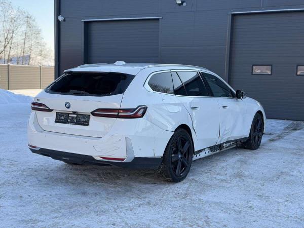 Balts BMW i5 2024 Kauņa, ar dzinēja tilpumu 0.00 L un nobraukumu 32 tūkst. km par 29650 €, foto 4 vietnē AUTOMOTO.COM.LV