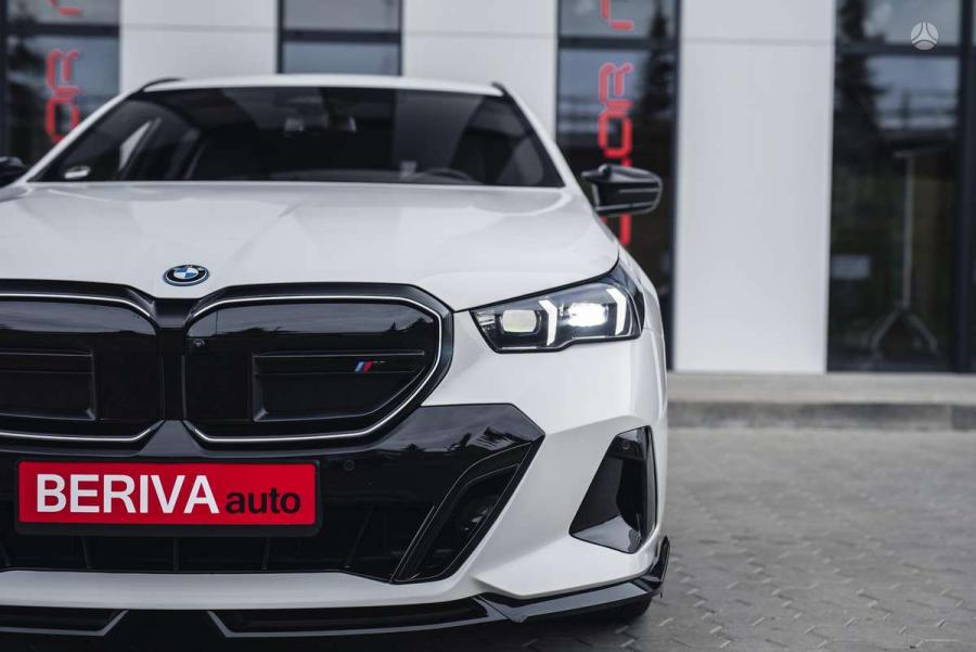 White BMW i5 2024 in Vilnius, with an engine capacity of 0.00 L and mileage of 67 thousand km for 55999 €, photo 7 on AUTOMOTO.COM.LV