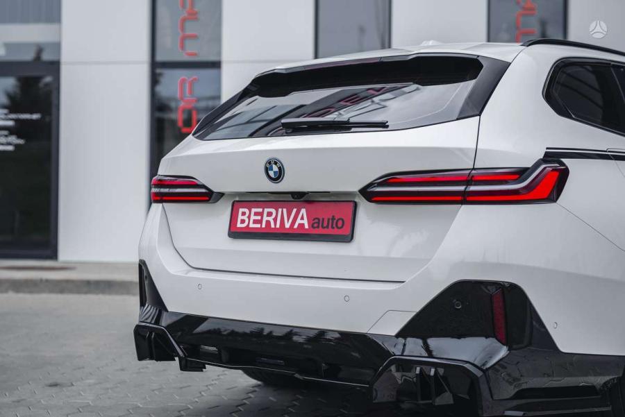 White BMW i5 2024 in Vilnius, with an engine capacity of 0.00 L and mileage of 67 thousand km for 55999 €, photo 13 on AUTOMOTO.COM.LV