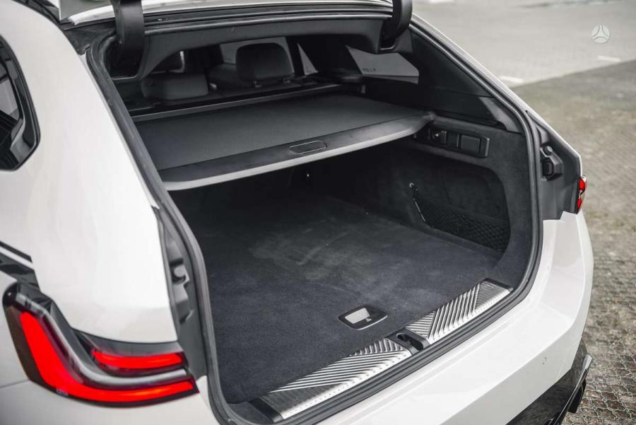 White BMW i5 2024 in Vilnius, with an engine capacity of 0.00 L and mileage of 67 thousand km for 55999 €, photo 34 on AUTOMOTO.COM.LV