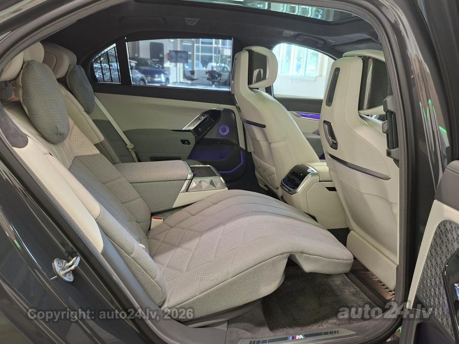 Melns BMW i7 2022 Tallina, ar dzinēja tilpumu 0.00 L un nobraukumu 73 tūkst. km par 87900 €, foto 18 vietnē AUTOMOTO.COM.LV