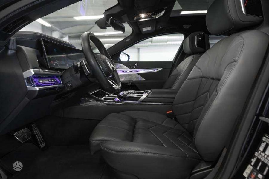 Черный БМВ i7 2022 в Тукумс, объемом двигателя 0.00 л и пробегом 50 тыс. км за 87000 €, фото 13 на AUTOMOTO.COM.LV