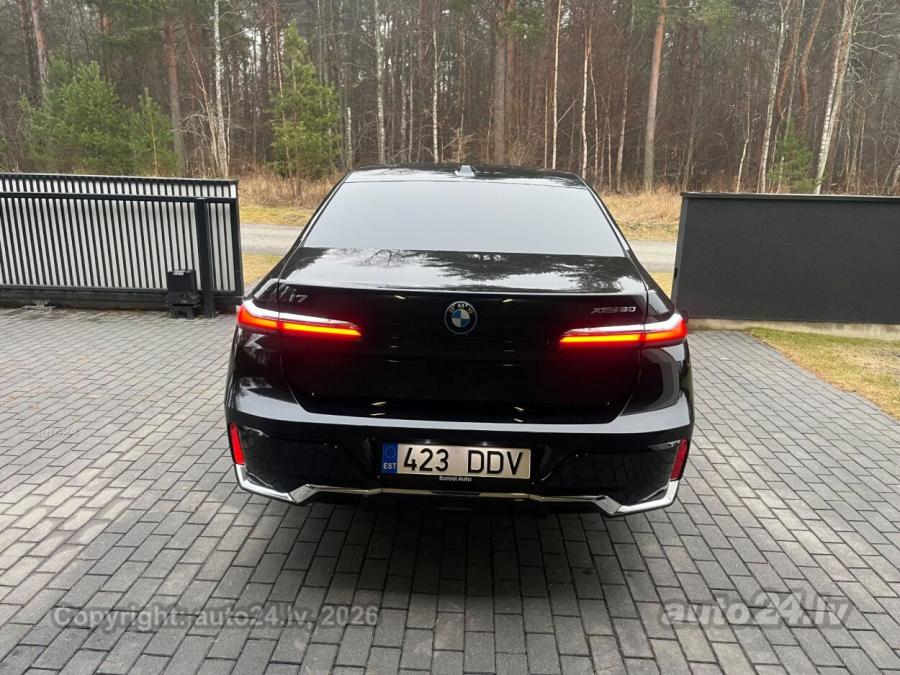 Black BMW i7 2023 in Tallinn, with an engine capacity of 0.00 L and mileage of 26 thousand km for 93900 €, photo 5 on AUTOMOTO.COM.LV