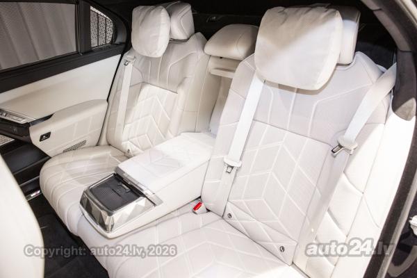 Melns BMW i7 2023 Tallina, ar dzinēja tilpumu 0.00 L un nobraukumu 38 tūkst. km par 96993 €, foto 10 vietnē AUTOMOTO.COM.LV