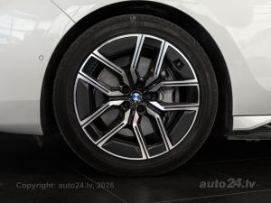 Balts BMW i7 2025 Tallina, ar dzinēja tilpumu 0.00 L un nobraukumu 18 tūkst. km par 104900 €, foto 5 vietnē AUTOMOTO.COM.LV