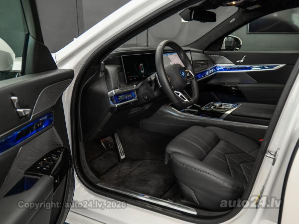 Balts BMW i7 2025 Tallina, ar dzinēja tilpumu 0.00 L un nobraukumu 18 tūkst. km par 104900 €, foto 5 vietnē AUTOMOTO.COM.LV