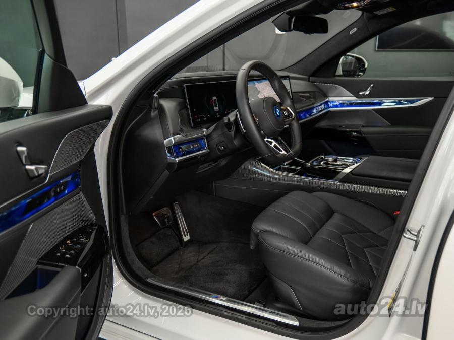 Balts BMW i7 2025 Tallina, ar dzinēja tilpumu 0.00 L un nobraukumu 18 tūkst. km par 104900 €, foto 6 vietnē AUTOMOTO.COM.LV